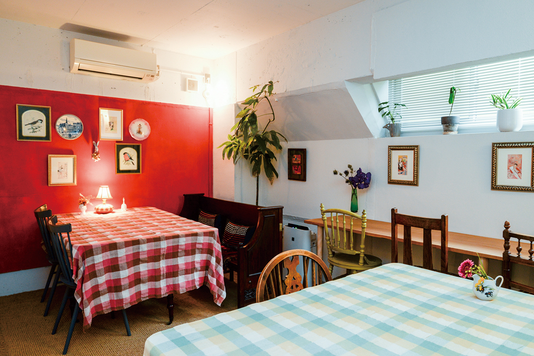 【京都市左京区】ヨーロッパ・アンティークに囲まれて。哲学の道近く[Botanic Coffee Kyoto]の焼き立てアップルパイ ...