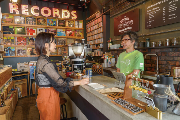 【京都市下京区】河原町七条の街角コーヒースタンド[DAVADA COFFEE&RECORDS] ｜ KYOTOLIFE