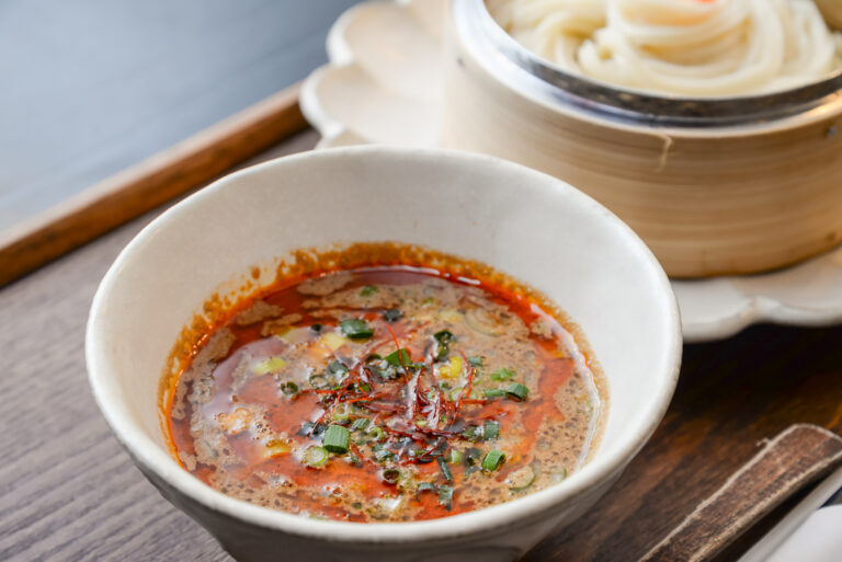 【長岡京市】もちもち食感のうどんが絶品。JR長岡京駅東口[花雷]の、本格坦々のつけうどん ｜ KYOTOLIFE